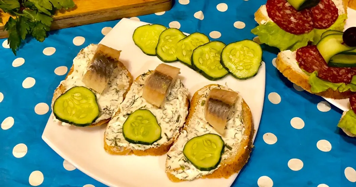 Бутерброд с селёдкой рецепт с фото пошаговый от Эльза Ибрагимова - Овкусе.ру