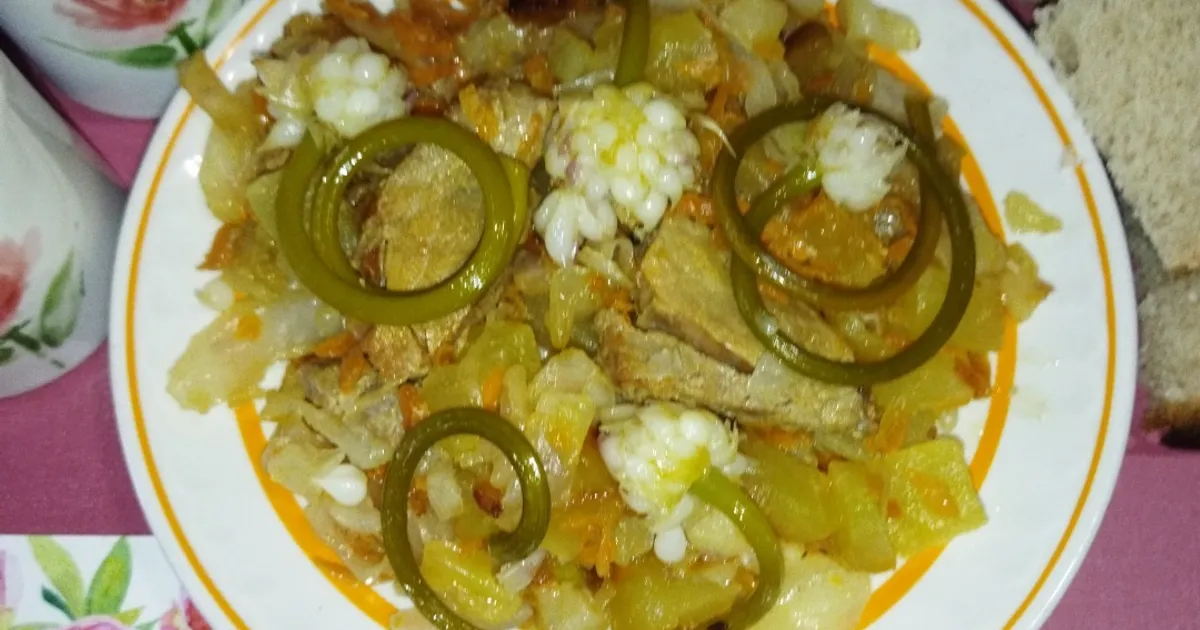 Тушëная капуста,кабачок с чесночными стрелками и мясом - рецепт автора ...