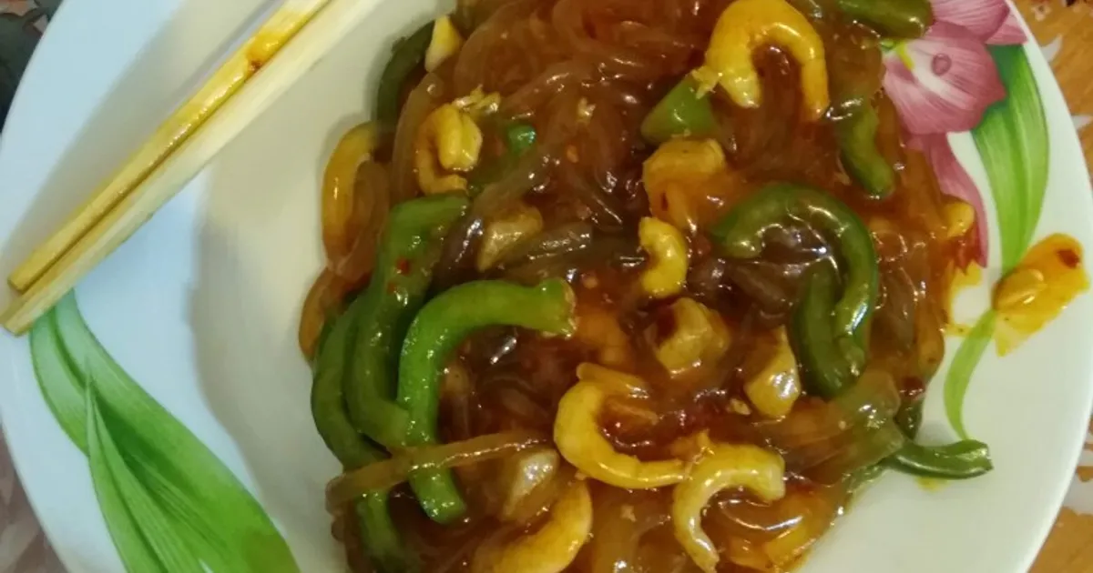 Крахмальная лапша с курицей и креветками - рецепт автора Анна