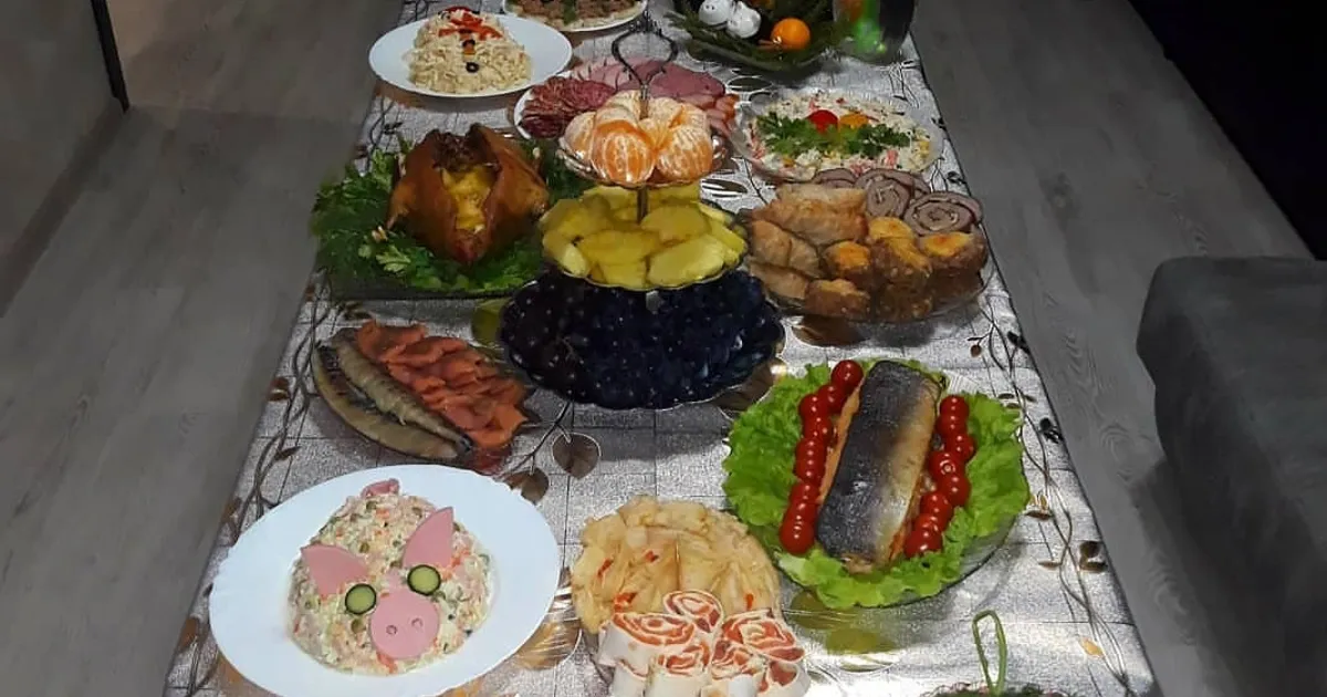 ~~Новогодний стол~~ рецепт с фото пошаговый от Мария Комарова - Овкусе.ру